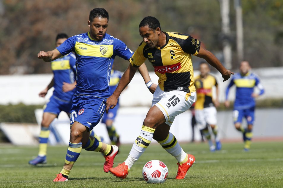 Jean Beausejour debutó en Coquimbo Unido, su séptimo club en el fútbol ...