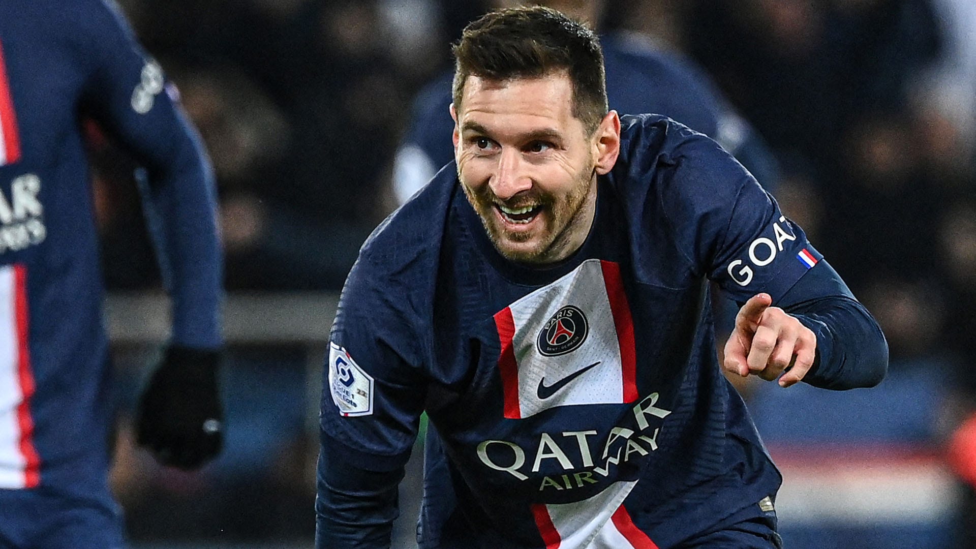 El gol de Lionel Messi en el triunfo de PSG que lo dejó a uno de los 800 y le hizo romper una ...