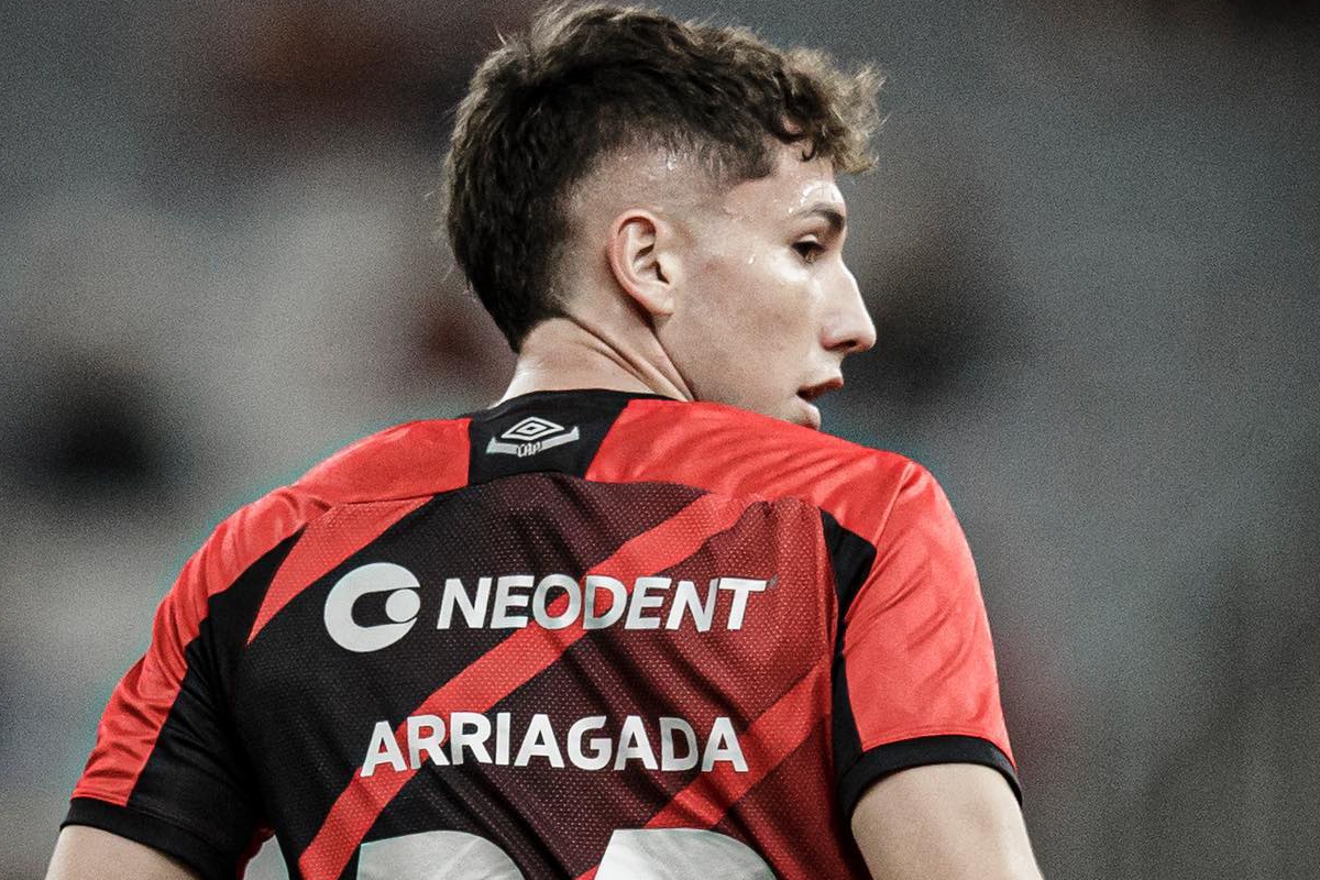 Luciano Arriagada recibe elogios en Brasil pese a perderse un gol ...